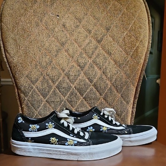 Vans | Shoes | Vans Old Skool Trippy Grin Floral Smiley Face Lace Up ...